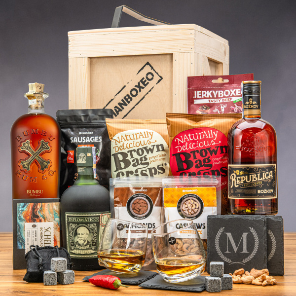 Kiste mit Rum Republica - Kiste mit Brecheisen | Wowboxeo.de | Manboxeo.de